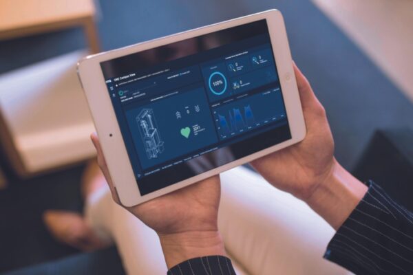 Digitalisieren Sie Ihren Aufzug: mit Otis ONE Multimedia. - WirliebenBau
