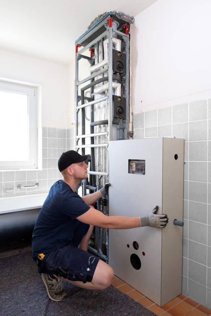 Wohnungsbaugesellschaft in Neustadt renoviert 260 Bäder mit TECEsystem - WirliebenBau